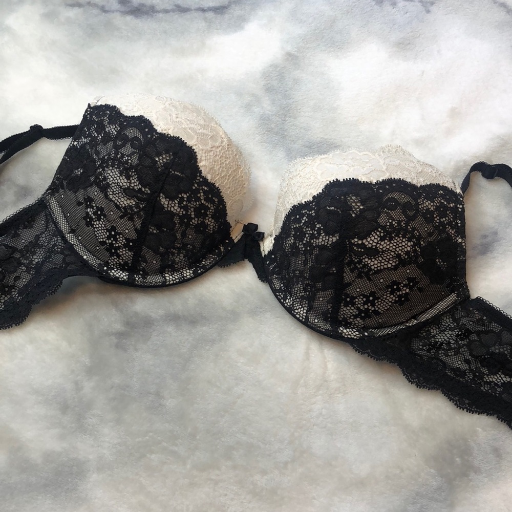 Victoria’s Secret Black And White Lacey Bra - Gem